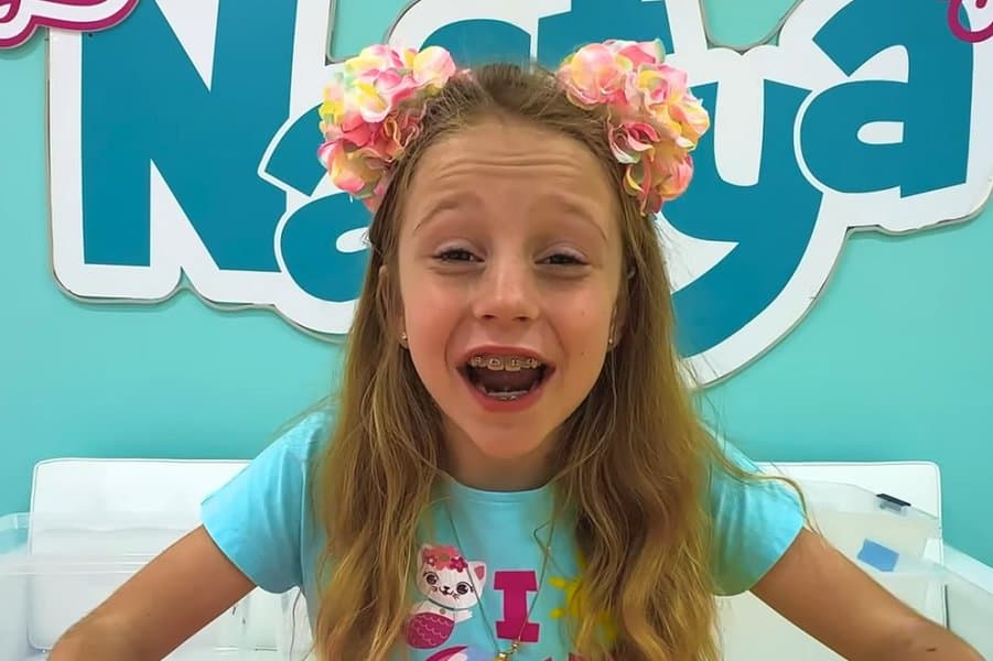 世界上10个收入最高的youtuber -下一个奢侈品 - 伟德电子官网