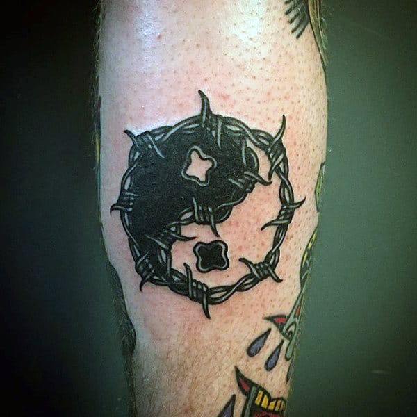 前61名铁丝网纹身的想法——[2021灵感指南)gydF4y2Ba - 伟德电子官网